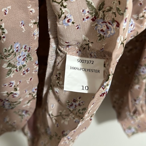 Showpo. | Tops | Nwt Showpo Never As Easy Top In Tan Floral Womens 6 ...